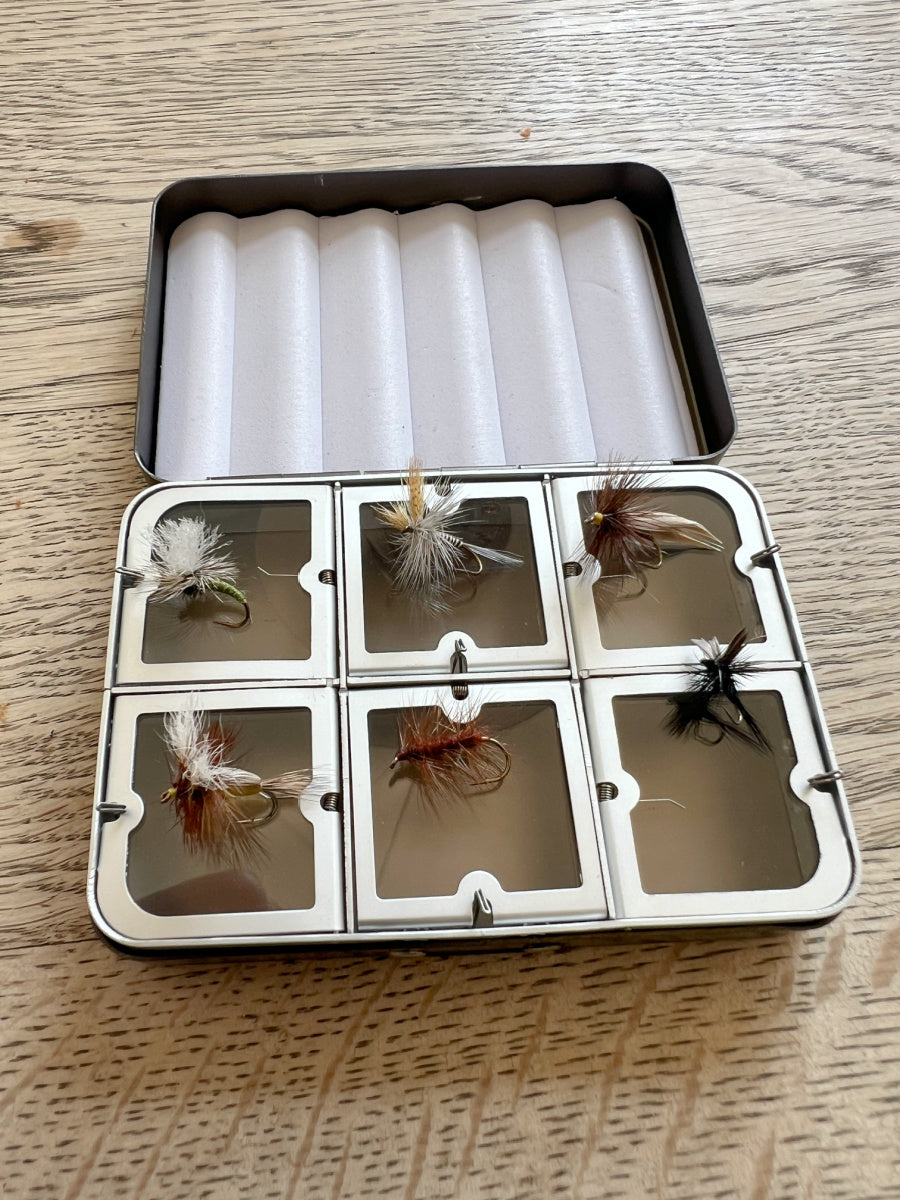 NORSKER Aluminium Pocket Fly Box + 6 giftige tør fluer – Norsker Fly Rod